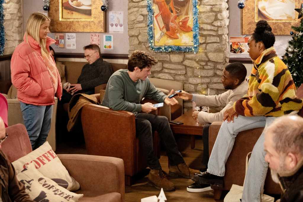 Emmerdale spoilers, pictures and cast: Wednesday 21 December 2022 ...