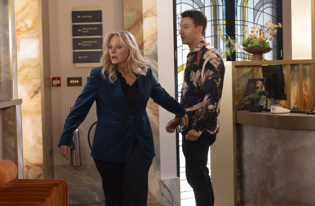 Corrie | A reunion at last for Carla and Lisa! (19-23 Jan)